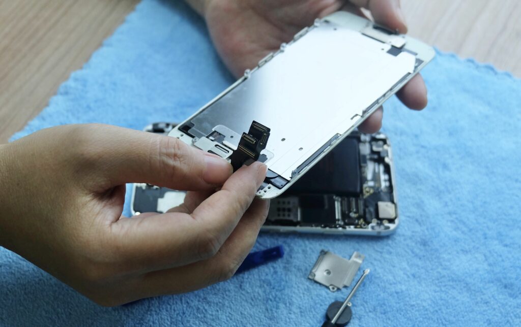 5 Tips For Fixing Your Cell Phone At Home | IResQ Repair
